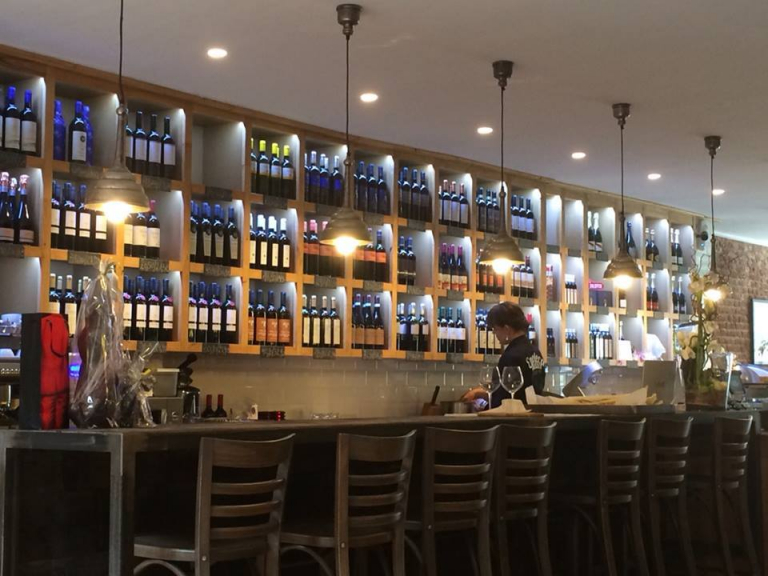 Top 5 des bars à vins à Liège - Les bons plans OYÉ-OYÉ